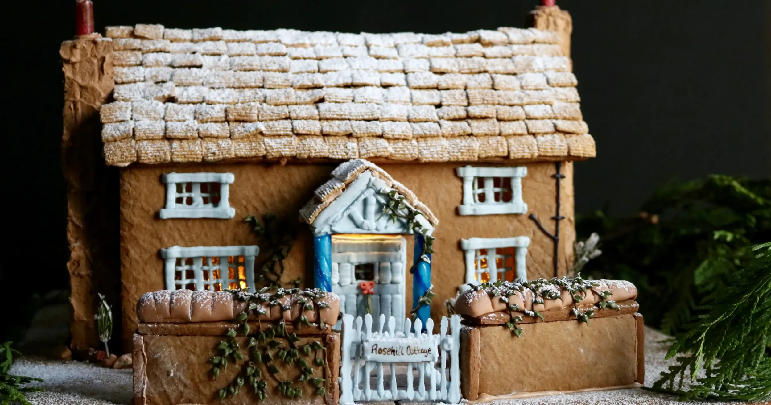 Gingerbread house of "the Holiday Cottage" | ThatChristmasMagic.com